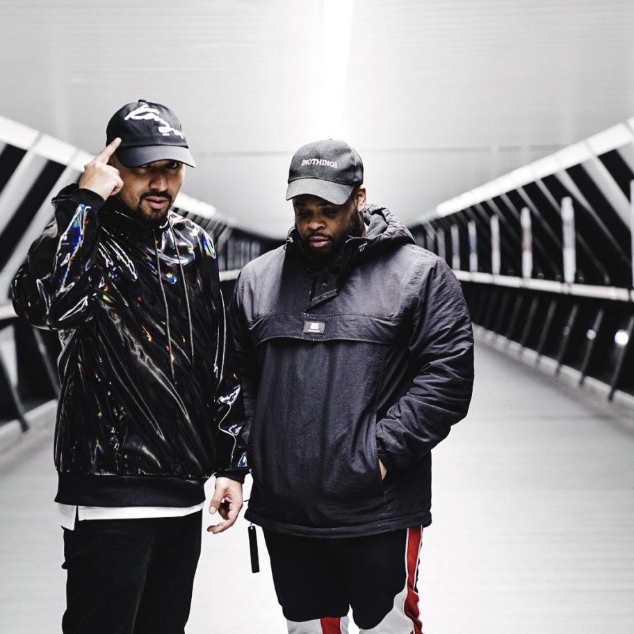 Watch Casscade Perform Comfortable (Live at Resident Studios) - HWING