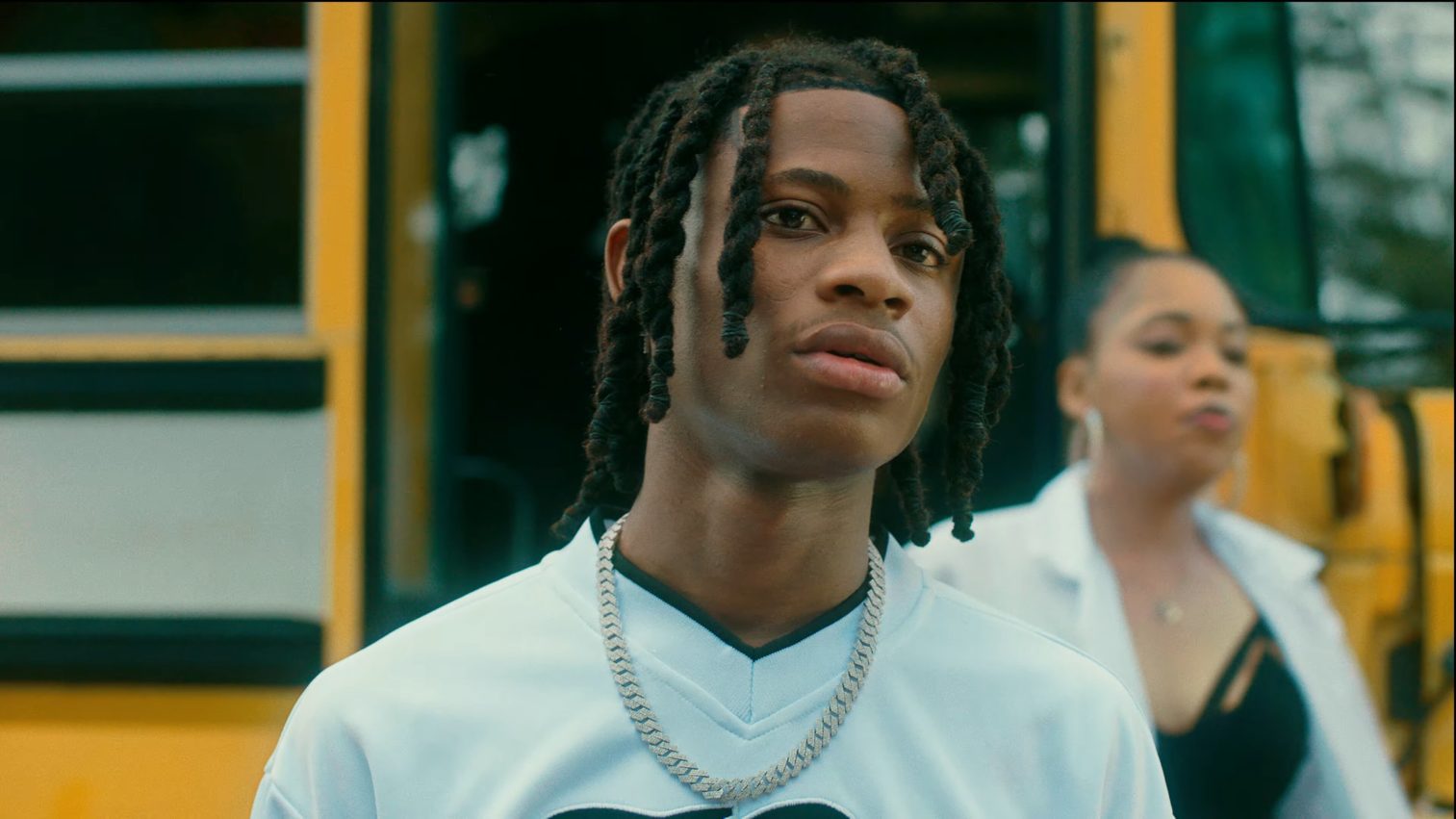 Khaid Releases New Video for "Jolie" - HWING