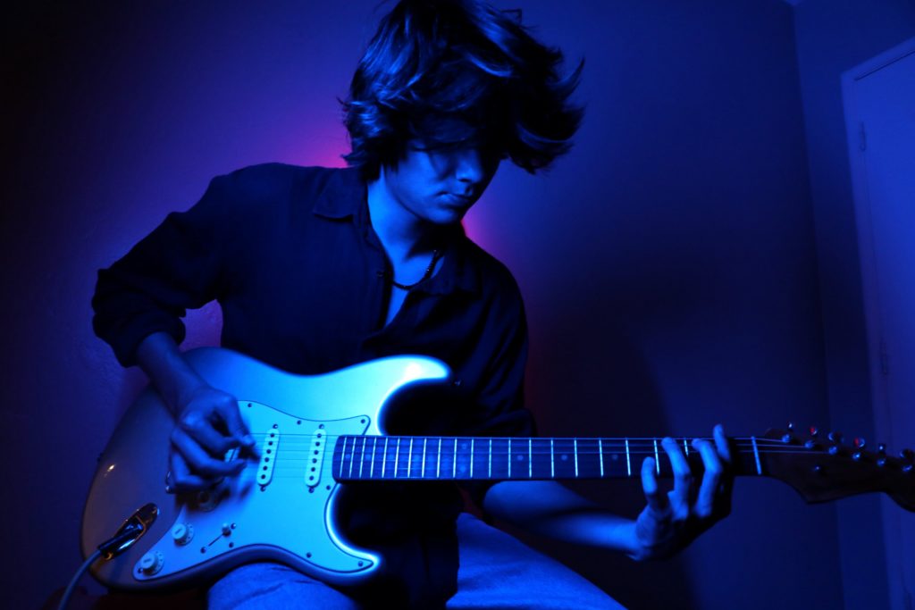 Simón Shares New Release "Why I" - HWING